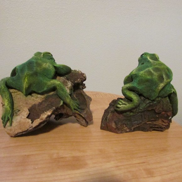 Accents | New Set Of 2 Green Frogs On Logs Real Wood Nicely Detailed ...